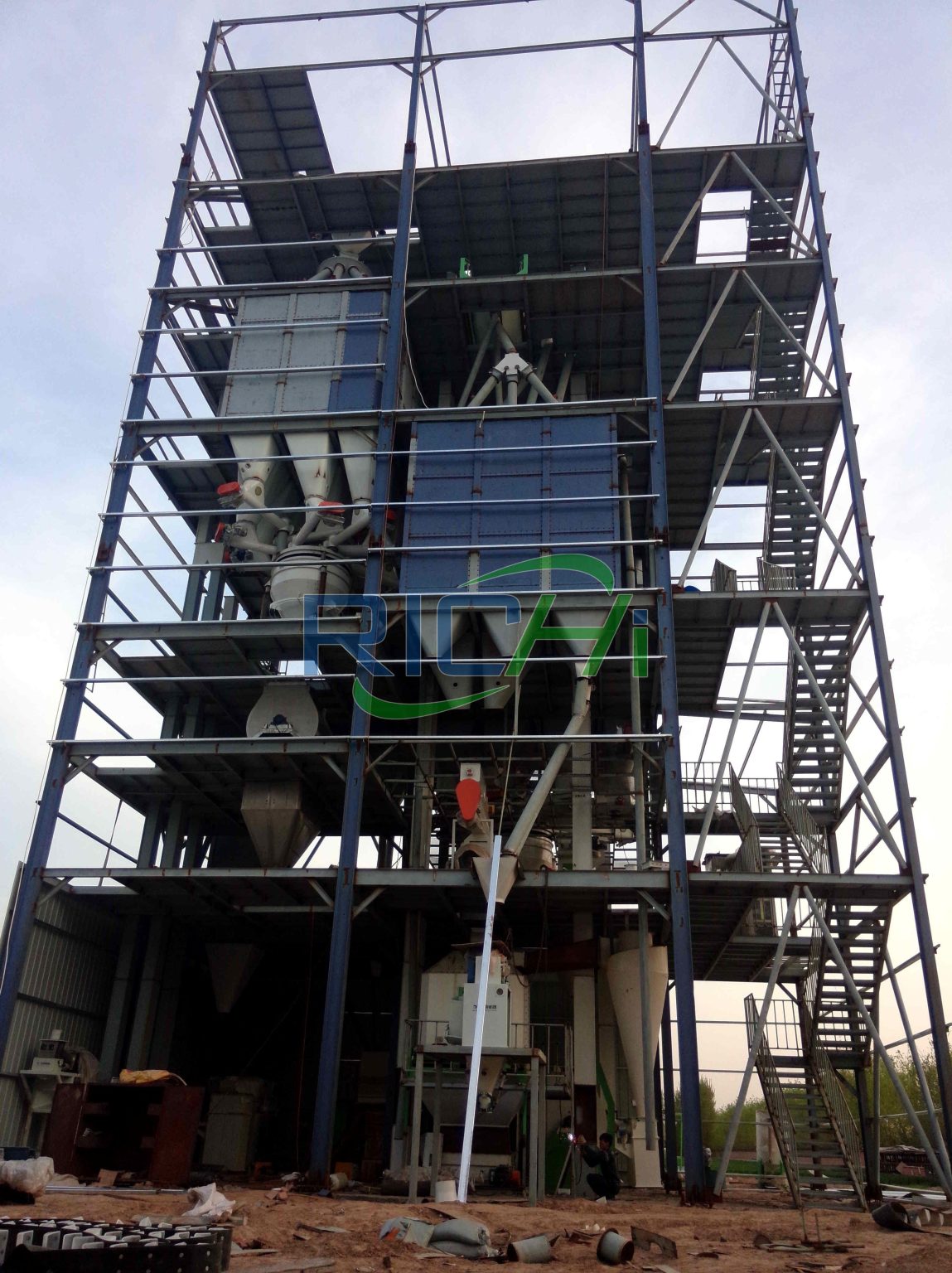 Automatic Turnkey 1-160T/H Pig Feed Mill Plant Solution